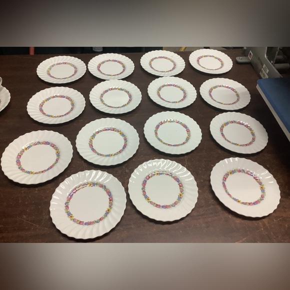 Royal Doulton | Dining | Royal Doulton Evesham Pattern Bone China Set ...